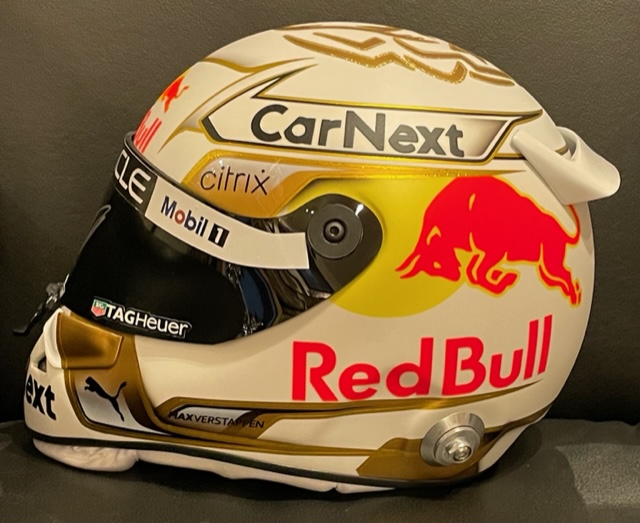 Collector Studio - Fine Automotive Memorabilia - 2022 Max Verstappen ...