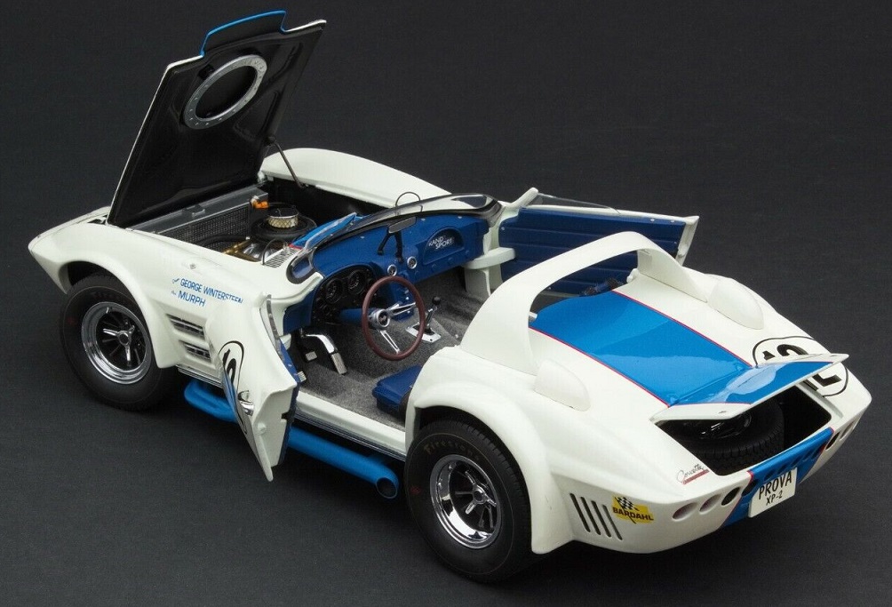 Collector Studio - Fine Automotive Memorabilia - 1/18 1966 Corvette ...