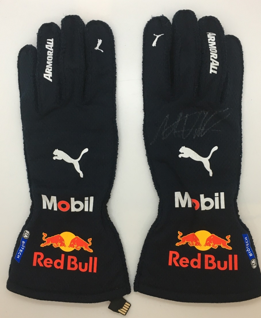 Collector Studio - Fine Automotive Memorabilia - 2022 Max Verstappen ...